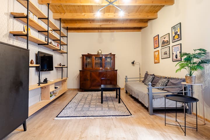 Apartment Near Cliff In The City Center - 트빌리시