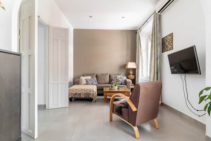 Comfortable And Central Apartment, Ideal For Families Or Groups Of Friends - Granada