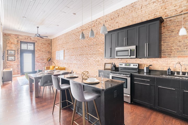 Near Helen Keller Hospital - Peaceful Hideaway - Muscle Shoals, AL