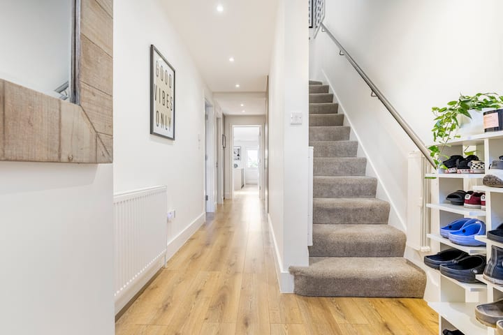 Lovely Family Home In West London. - Harrow