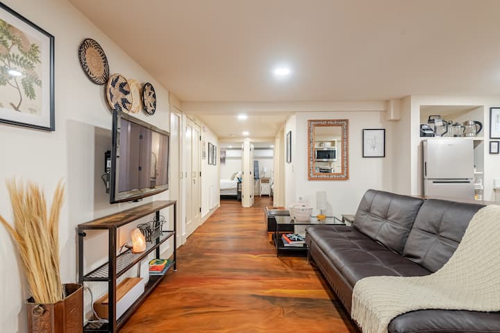 The Shire By The Rose Garden - Portland, OR