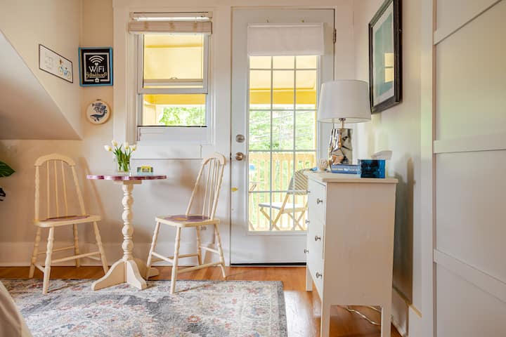 Private Room W/balcony, Hot Tub & Fire Pit - Kentville