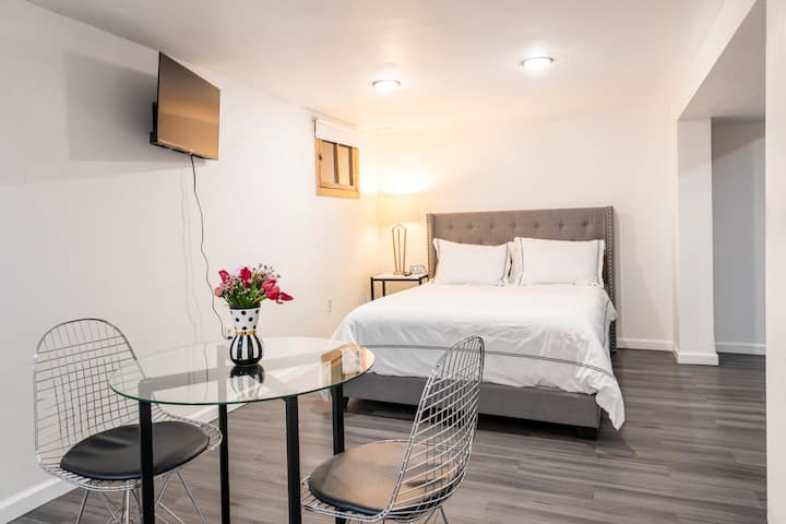 Guest Suite - Newly Renovated - Denver, CO