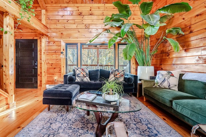 Hydeaway House – Upstate Ny Secluded Log Cabin - Hyde Park, NY