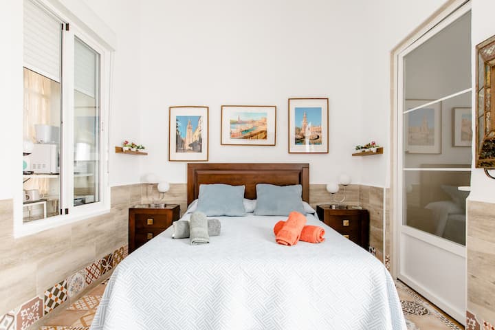 Charming Artists Retreat Next To Museo Belle Artes - Sevilla