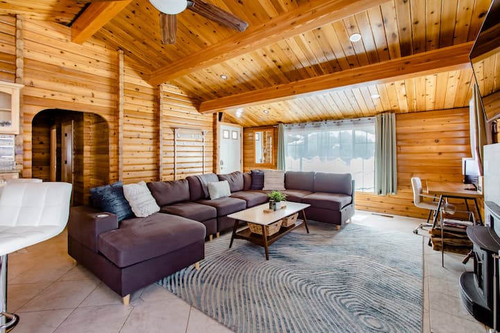 Two Queen Rooms In Shared Cabin - South Lake Tahoe, CA