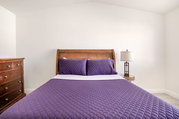 Comfortable 4br Victorville Home W/ Yard + Bbq - Victorville, CA