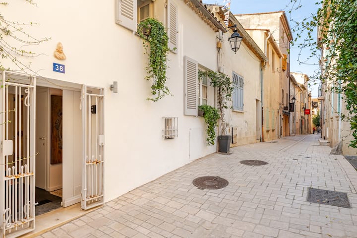 Maison Plein Centre Ville,tout à Pied Avec Parking - Ramatuelle