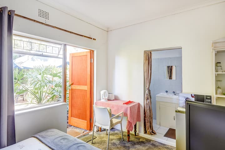 Lovely 1 Rental Unit - Wellington, South Africa