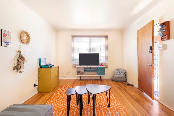 Cute & Spacious With Parking In A Great Location#b - Albuquerque