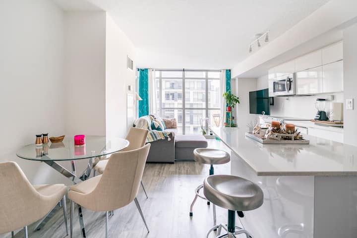 Master Bedroom In Downtown Toronto, Best Location Near Cn Tower - Toronto
