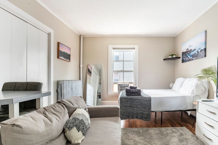 Sweet Studio In Beautiful Brownstone - Portland, ME