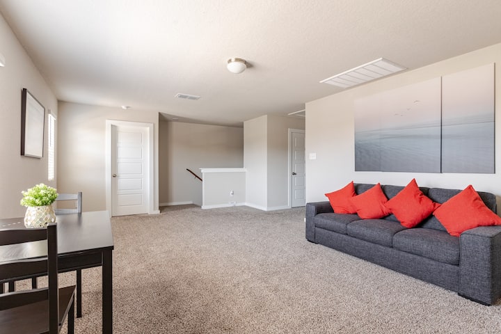 Mountain Mint Private Room In New Braunfels - New Braunfels, TX