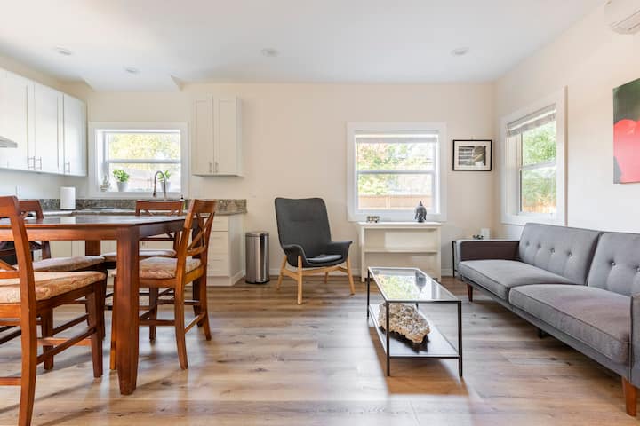 Charming 2 Story Back House! - Anaheim, CA