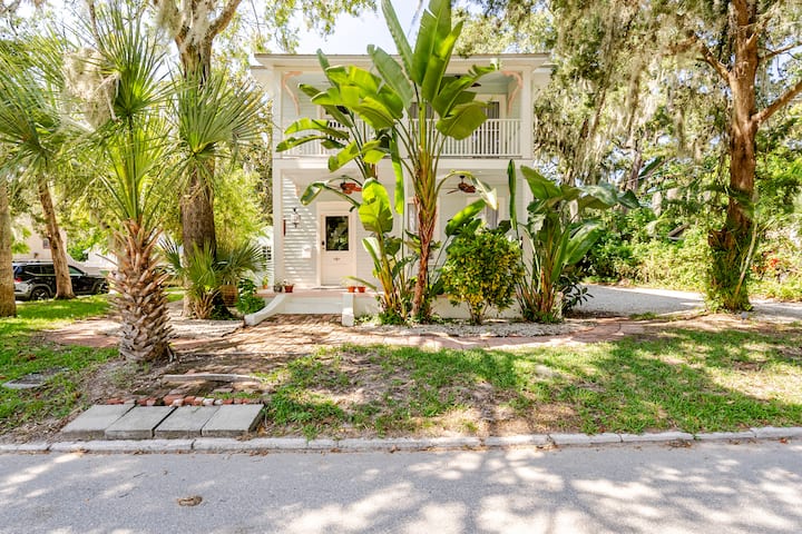 Pineapple Cove - 4 Bedroom Historic Home Downtown! - St. Augustine, FL