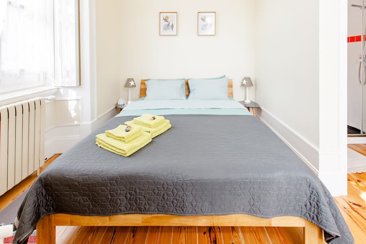 Sky Accommodations, Paris With Private Bathroom - Coímbra