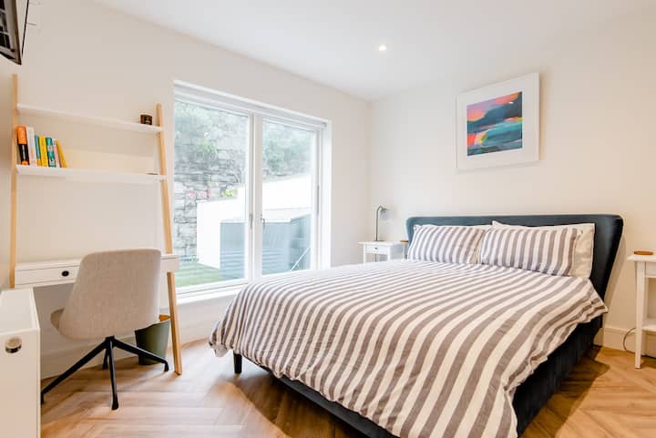Central King Room & Private Bathroom In Docklands - Dublin