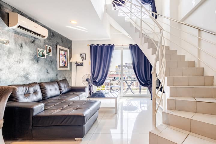 2 Bdrm Condo Kandi Complex Tower 3, 6 Pools, 2 Gym - Angeles