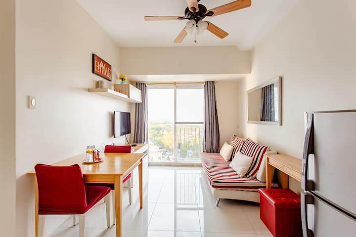 Cozy And Lovely 2-bedroom Condo In Wind Residences - Tagaytay