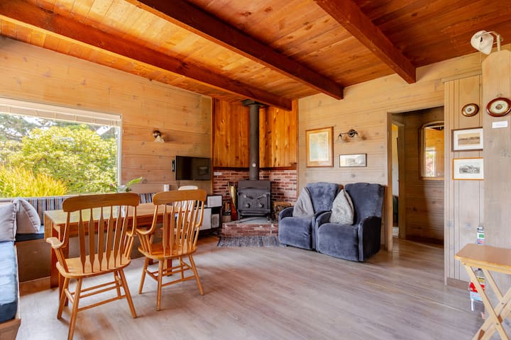 Surfer’s Perch, Rustic Cabin Overlooking The Ocean - Stinson Beach, CA