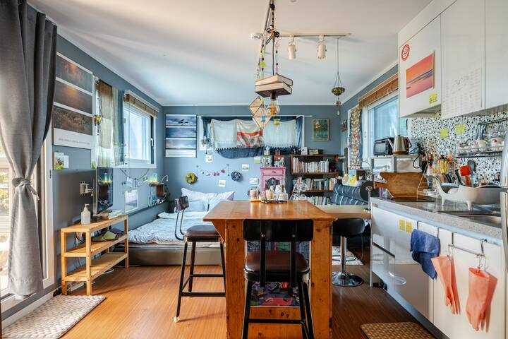Gonaerian :  Cozy & Artistic Studio, Close To Sea - Jeju