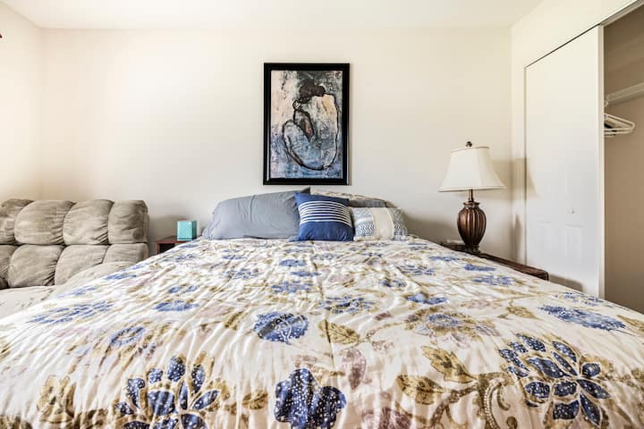 Serene Lakeview Room In Vibrant 55+ Community" - The Villages, FL