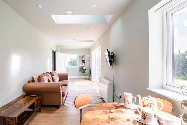 Cute 2 Bedroom Self-contained Annex In Rural Area - United Kingdom
