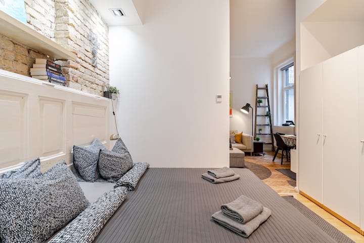 Soft Industrial Studioloft Ac Walk Anywhere @Opera - Budapest