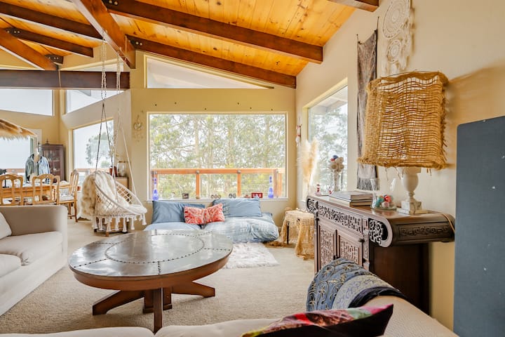 Entire Santa Cruz Home With Ocean Views &3 Decks - Santa Cruz, CA
