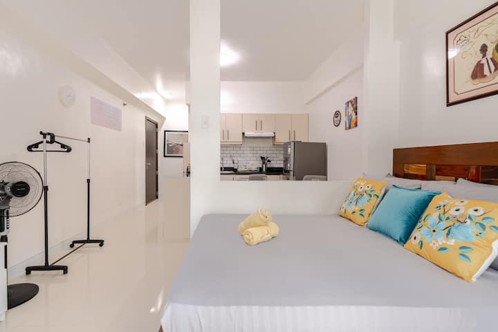 Staycation At Mckinley Hills - Taguig