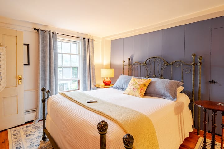Historic Olde Towne Marblehead - Marblehead, MA
