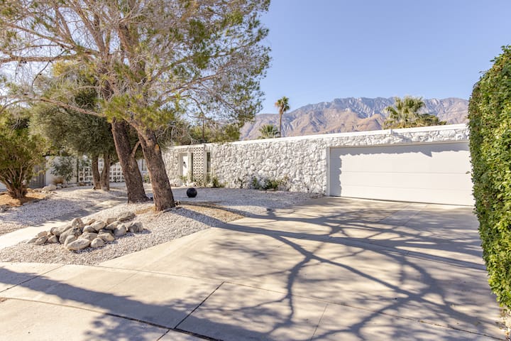 Steve Mcqueen’s Midcentury Gem - Unique Pool - Palm Springs, CA