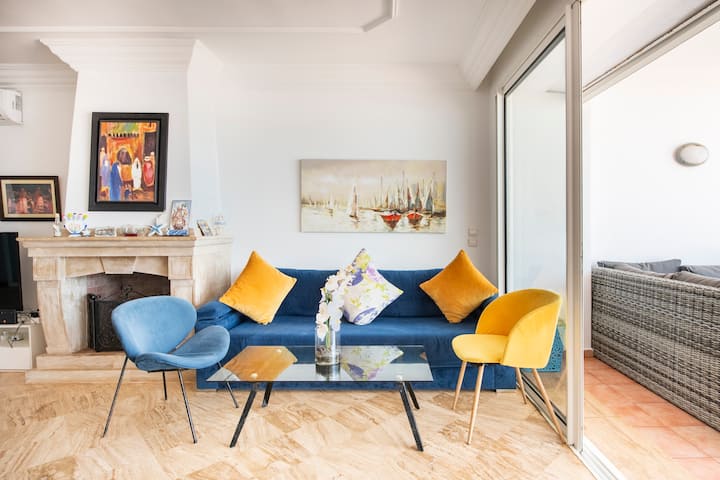 Magnifique Villa De 3 éTages Les Pieds Dans L'eau - Bouznika