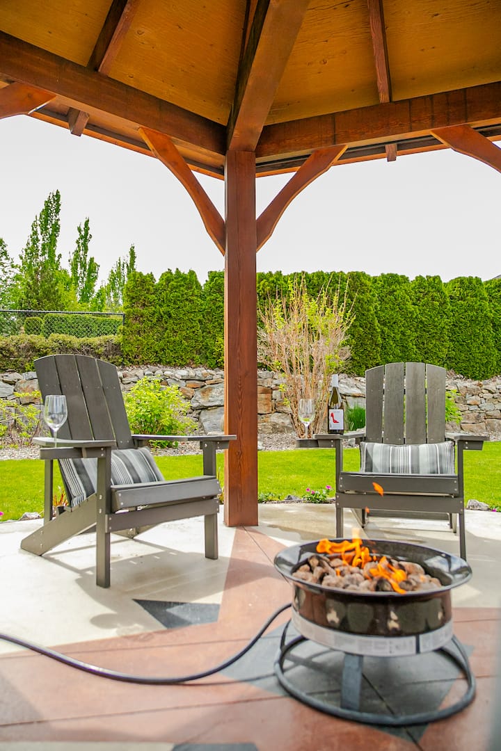 The Cozy Quail W/prvt Patio, Bbq, Hot Tub, Legal - Kelowna