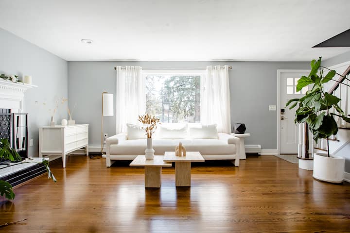 2 Bedroom Suite-for Personal Trips & Travel Nurses - Bristol, CT