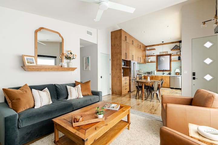 Bayside Bungalow | Patio, Yard & Outdoor Shower - San Diego, CA