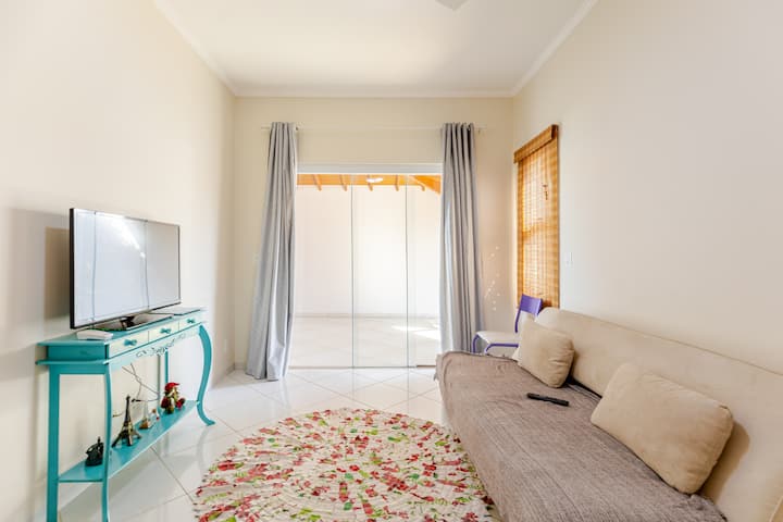 Casa Agradável Em Holambra-sp (Hospedagem) - Holambra