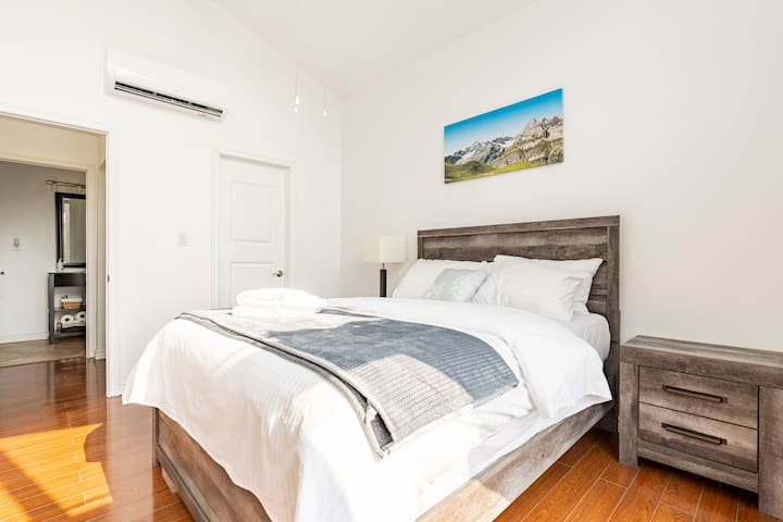 Lurgan Beach Vacation Rentals & Homes - Ontario, Canada | Airbnb