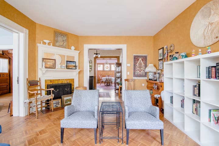 Historical Highlands Victorian! - Private Room #1 - Fall River, MA