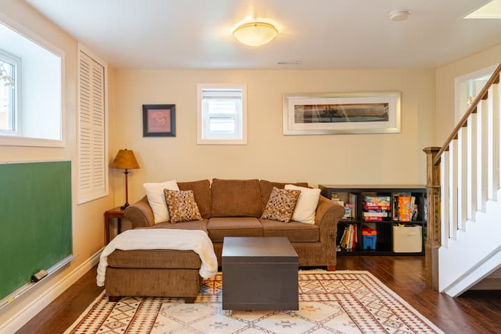 Private Suite & Yard At Heart Of Vibrant Main St - Vancouver