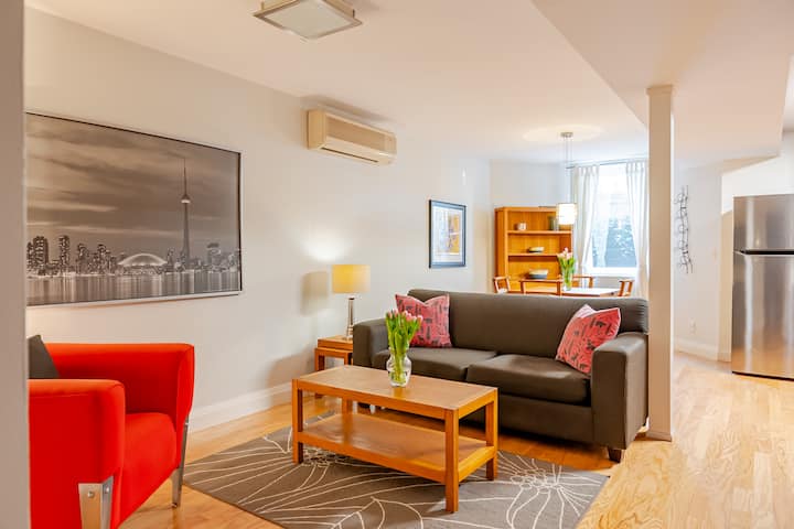 1 Bed + Den Furnished Professional Apartment - Toronto