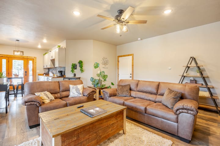 Spacious Private Suite W/ Full Kitchen + Hot Tub - Mueller State Park, Divide