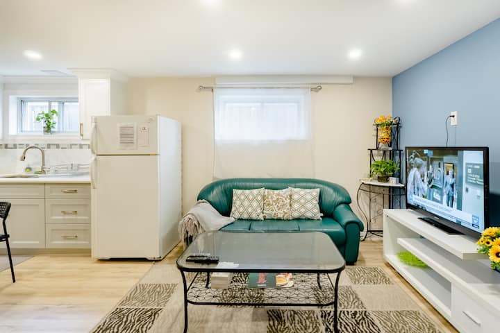 Gorgeous & Spacious Bed Room In Mississauga - Mississauga