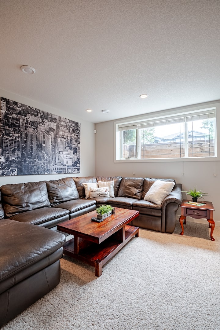 Modern Suite, Near Airport & Dt (No Cleaning Fee) - Calgary