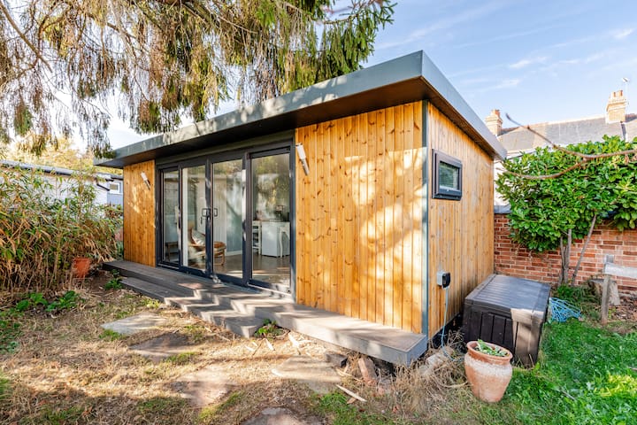 Prime Henley Garden Studio With Hastens Super-king - Henley-on-Thames