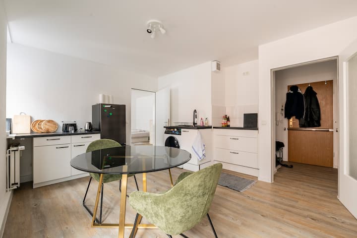 Minimalism With Flair, 7mins Walk From Central - Hamburg