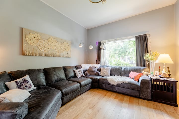 Charming Single Bedroom In Our Historic House. - Denver, CO