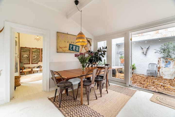 The Vicarage At Clunes. Luxury French Style Villa. - Clunes