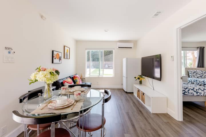 All In One Guest Unit With Private Entry - Covina, CA