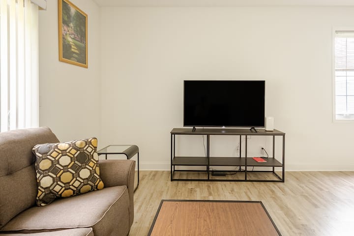 Functional 4-bedroom/4 Bath Townhouse - Unit C - Dover, DE